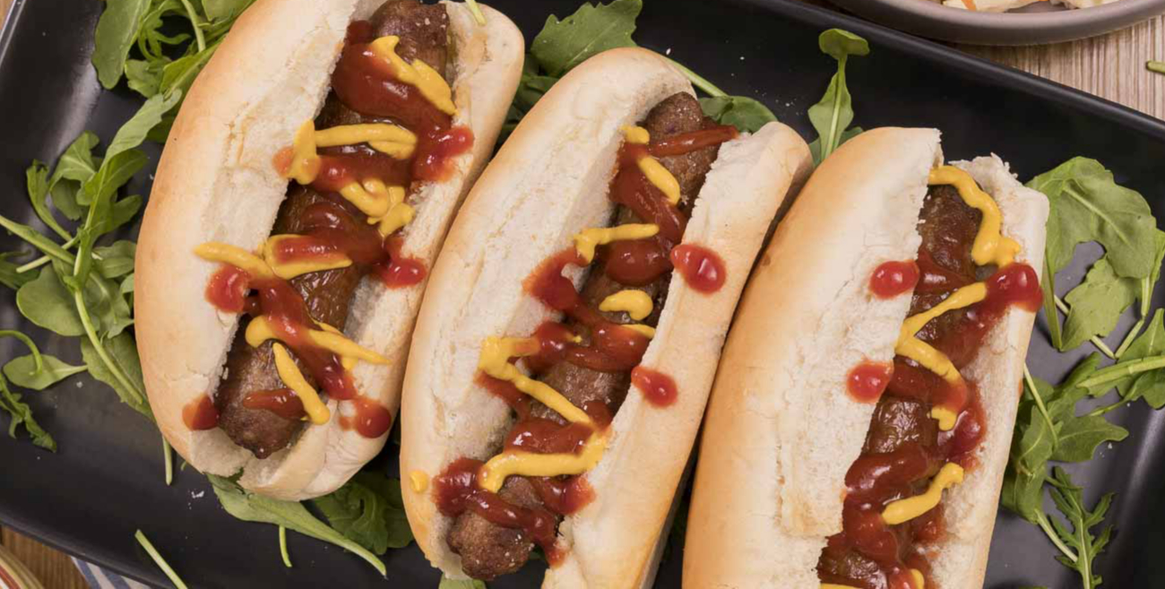 Quick And Easy Top Table Wagyu Sausage Hot Dogs Recipe | Woolworths