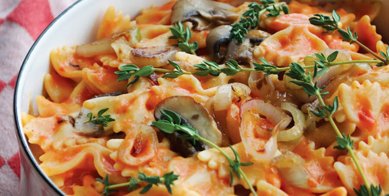 Farfalle Pasta With Chunky Tomato Sauce Recipe | Woolworths