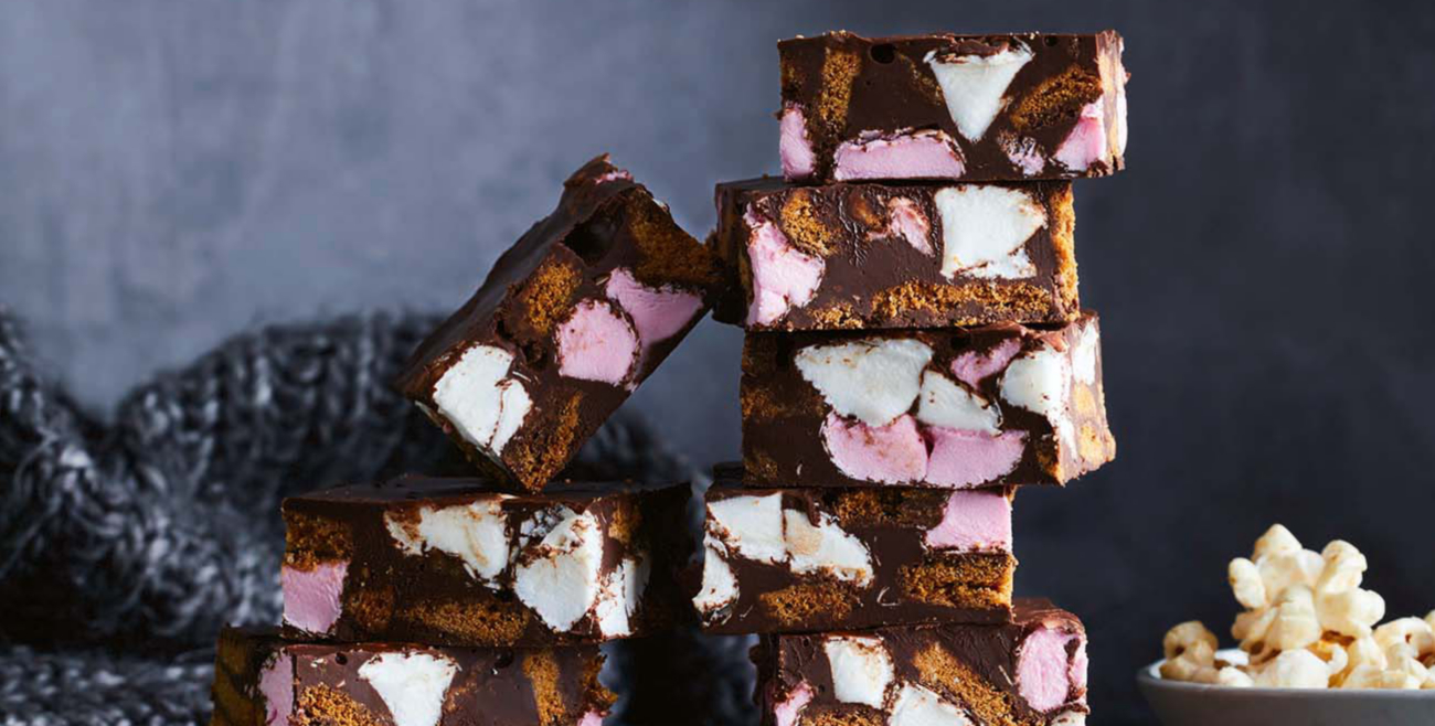 Deluxe Biscoff Mallow Slice Recipe | Woolworths
